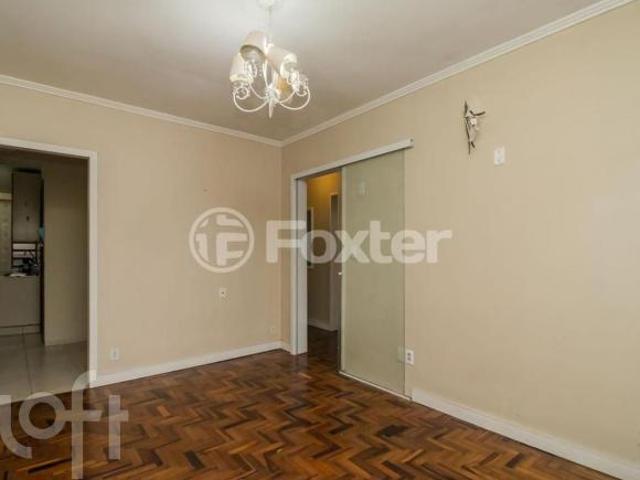 Casa à venda em Jardim do Salso com 389 m², 8 quartos, 2 suítes, 3 vagas