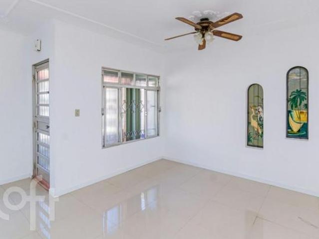 Casa à venda em Jardim Floresta com 154 m², 4 quartos, 1 suíte, 2 vagas