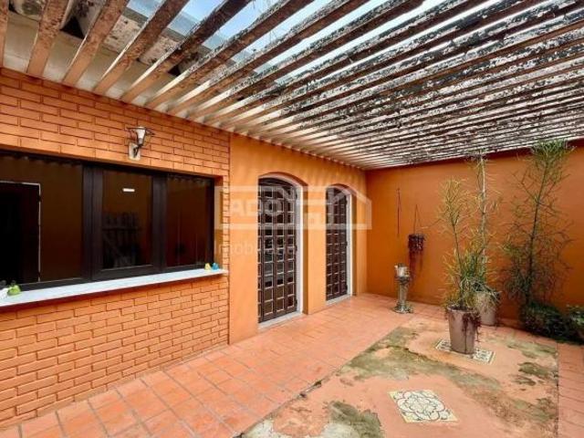 casa à venda em Jardim Leonor