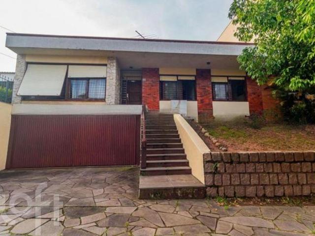 Casa à venda em Jardim Lindóia com 191 m², 3 quartos, 1 suíte, 3 vagas