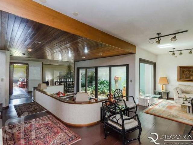 Casa à venda em Jardim Lindóia com 530 m², 5 quartos, 1 suíte, 6 vagas