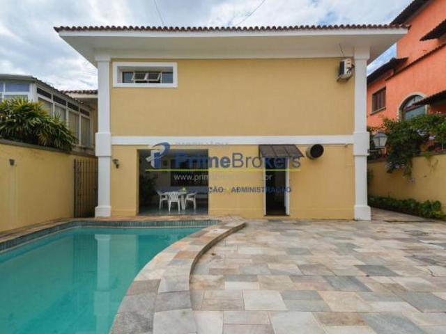 Casa á venda em Jardim Paulista com 4 quartos, sendo 3 suítes, 660m² 7 Vagas