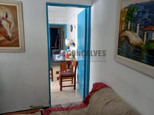 Casa à Venda em Jardim Regina, São Bernardo do Campo – 2 Quartos, 1 Suíte, 2 Vagas