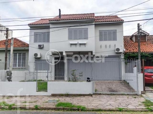 Casa à venda em Jardim São Pedro com 130 m², 6 quartos, 2 suítes, 5 vagas