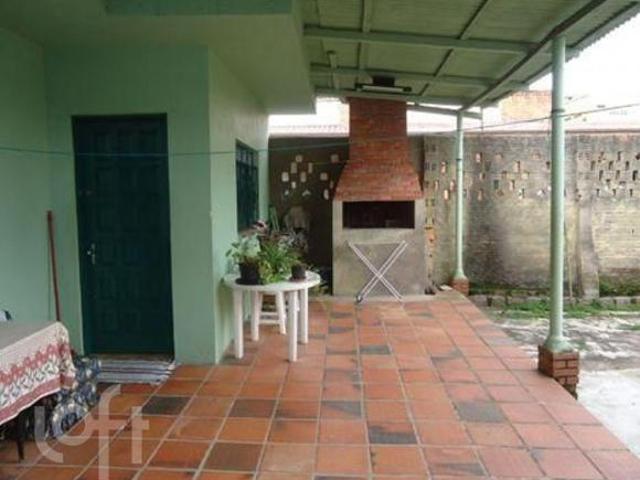Casa à venda em Jardim São Pedro com 300 m², 3 quartos, 5 vagas