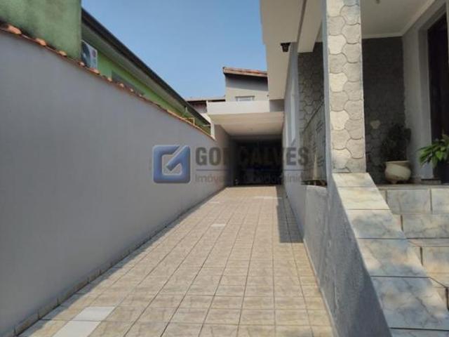 Casa à venda em Jardim Santo André, 3 quartos 1 suíte e 5 vagas – 165 m²