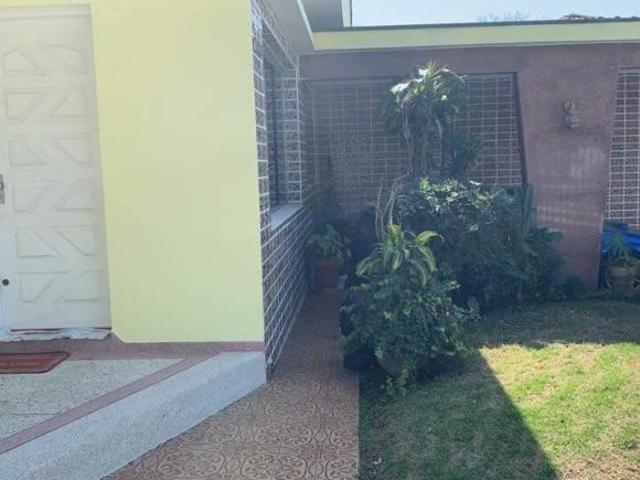 Casa à venda em Jardim Santo Antônio, Santo André – 3 dorms, 3 vagas, financiamento liberado