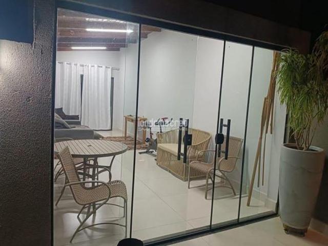 Casa à Venda em Jardim Vitória, Cambé PR