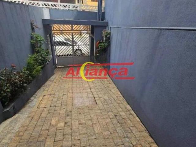 Casa a venda em Jd. Cumbica