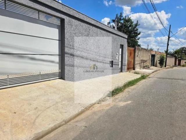 Casa à venda em Juatuba MG, bairro Satélite: 3 quartos, 1 suíte, 1 sala, 1 banheiro, 4 vagas, 90m²