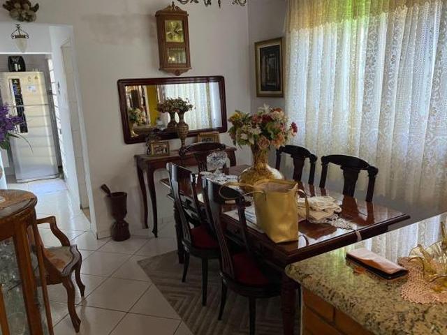 Casa, à venda, em Jundiaí Vila Municipal AT: 200,00m² Pode ser comercial Excelente localização