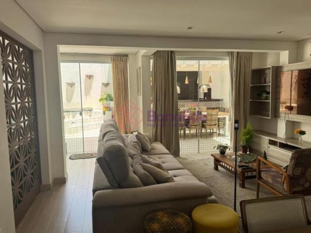 Casa à venda em Jundiaí Chácara Morada Mediterrânea – 3 suítes, mobiliada, lazer completo