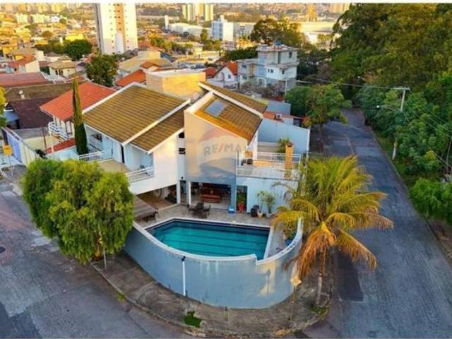Casa à venda em Jundiaí, no bairro Torres de São José, com 4 suítes, churrasqueira, piscina e 6 vaga