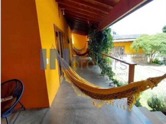 Casa à venda em Jundiaí SP, bairro Medeiros: 3 quartos, 1 suíte, 2 salas, 2 banheiros, 4 vagas, 350m
