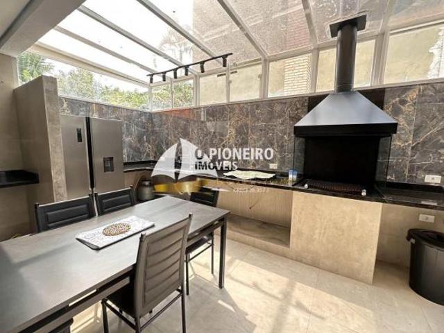 Casa à Venda em Juquehy: 3 Suítes, Piscina e Conforto