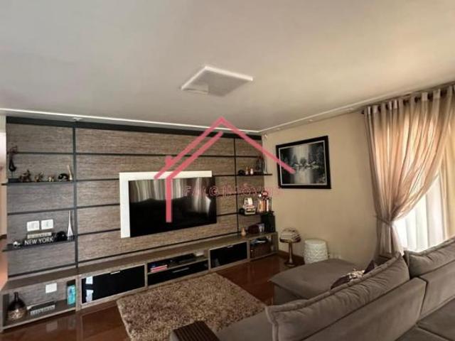 Casa à venda em Osasco SP, 4 quartos, 4 suítes, 3 salas, 5 banheiros, 5 vagas, 360m²