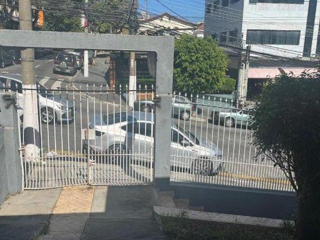 Casa a venda em Osasco 4 dormitorios, 4 garagens, quintal