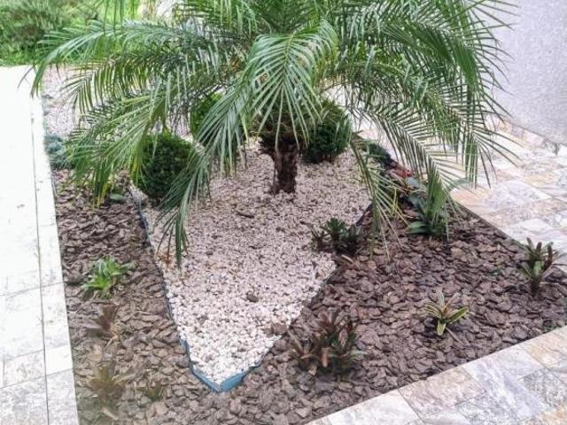 Casa a venda, em ótima localização, 03 quartos c/suíte, 04 vagas, no Bairro Cajuru em Curitiba PR