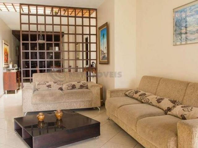 Casa à Venda em Ótima Localização Conforto e Estilo!