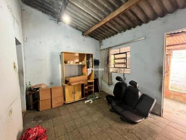 Casa à Venda em Ótima Localização – Rua Asfaltada e Próxima de Tudo