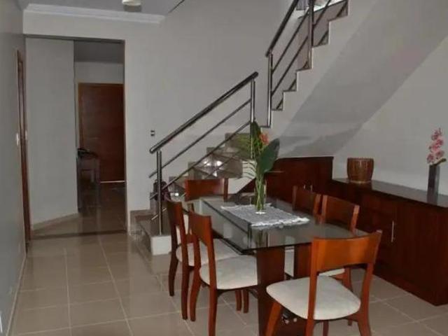Casa a venda em lote de 180m² com 04 Quartos 02 Suítes e 03 Vagas no Jardim Riacho das Pedras