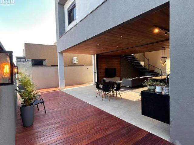 Casa à venda em Loteamento Floresta