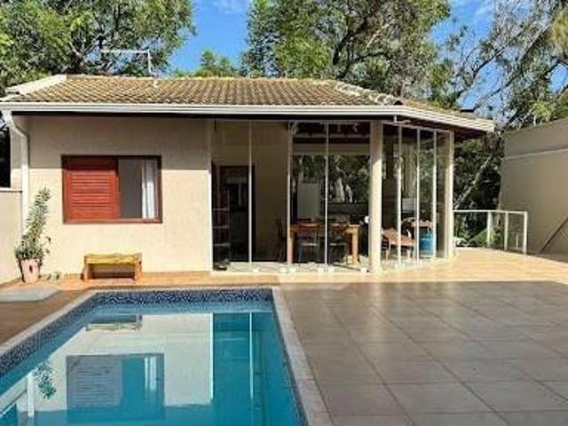 Casa à venda em Louveira SP: 3 quartos, 3 suítes, 5 banheiros, 3 vagas, 350m² no Vilagge Capricio. V