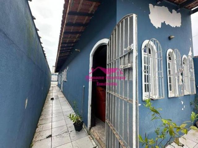 Casa á venda em localização privilegiada na praia de Mongaguá, apenas R$219.900