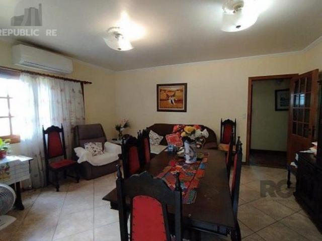 Casa à venda em Lomba do Pinheiro