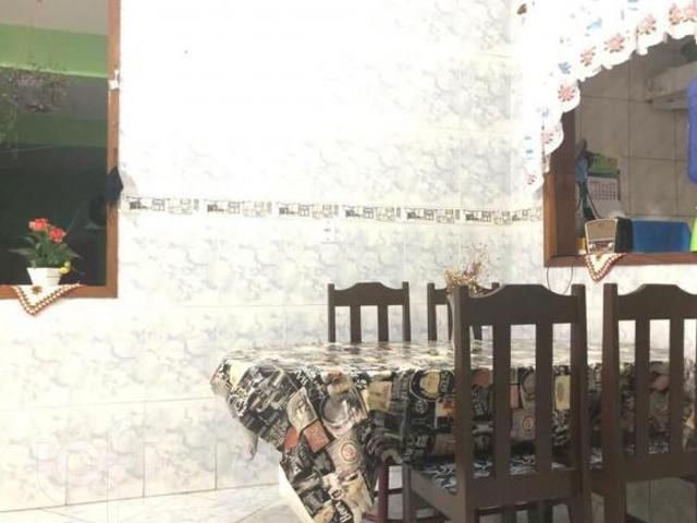 Casa à venda em Lomba do Pinheiro com 121 m², 3 quartos, 1 suíte, 3 vagas