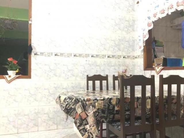 Casa à venda em Lomba do Pinheiro com 121 m², 3 quartos, 1 suíte, 3 vagas