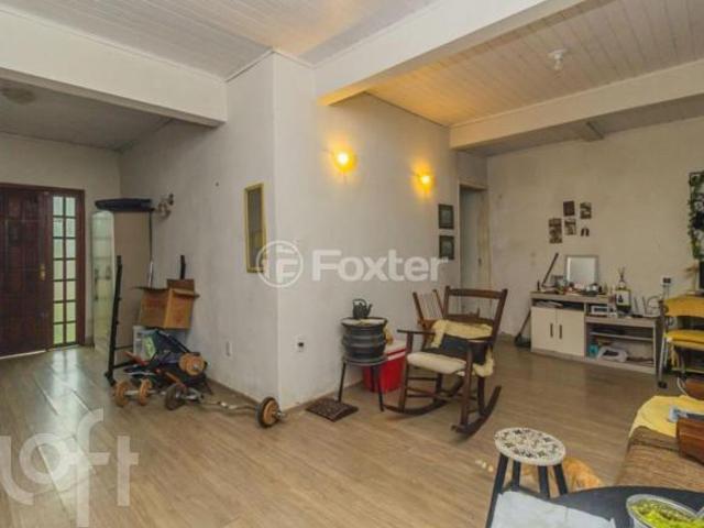 Casa à venda em Lomba do Pinheiro com 130 m², 3 quartos, 2 vagas