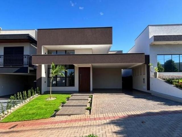 Casa à venda em Londrina, Conjunto Habitacional Alexandre Urbanas, com 3 suítes, com 150 m²