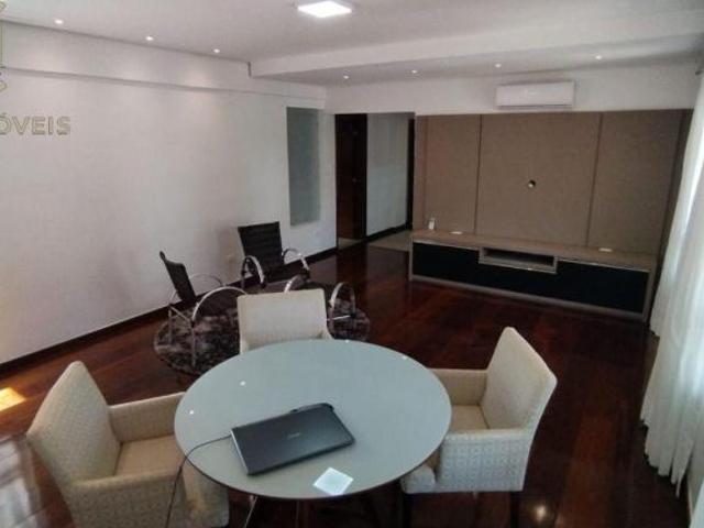 Casa à venda em Londrina, Champagnat, com 4 suítes, com 477.45 m²