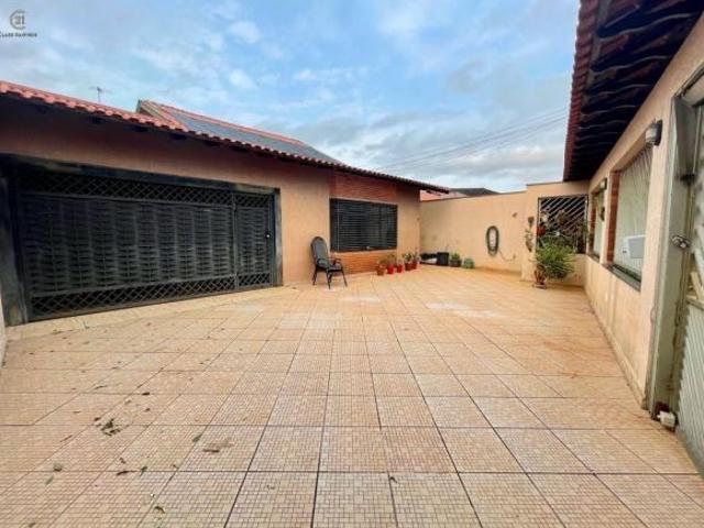 Casa à venda em Londrina, Alpes, com 3 quartos, com 272.66 m²