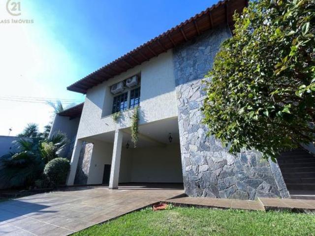 Casa à venda em Londrina, Araxá, com 3 quartos, com 250 m²