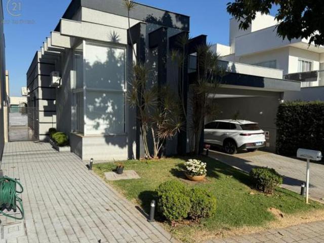Casa à venda em Londrina, Esperança, com 3 suítes, com 235 m², Royal Forest Fase II