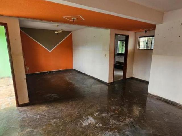 Casa à venda em Londrina, Igapó, com 3 quartos, com 180 m²