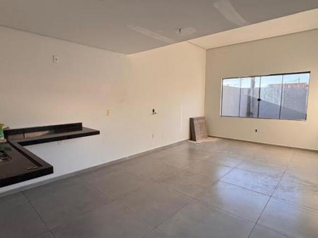 Casa à venda em Londrina, Jardim Colúmbia D, com 4 quartos, com 120 m²