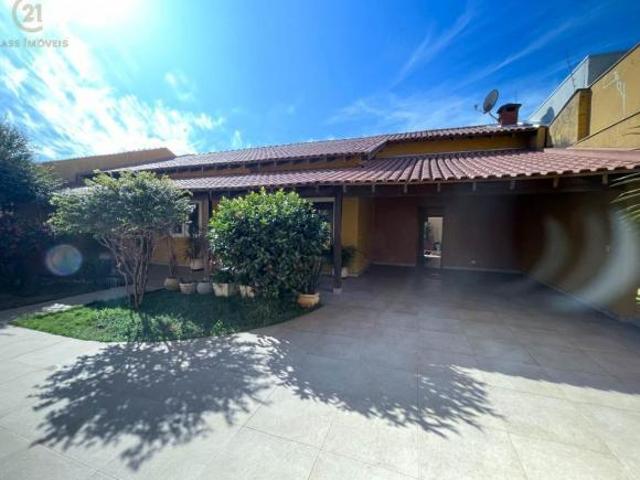 Casa à venda em Londrina, Residencial Santa Clara, com 3 quartos, com 200 m²