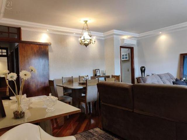 Casa à venda em Londrina, Universitário, com 3 quartos, com 223 m²
