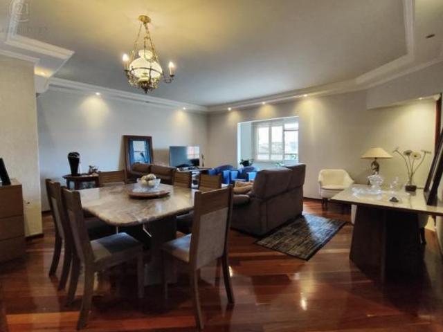 Casa à venda em Londrina, Universitário, com 3 quartos, com 223 m²