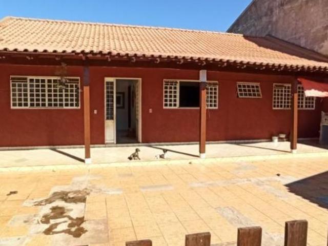 Casa à venda em Londrina, Vila Brasil, com 4 quartos, com 193.4 m²