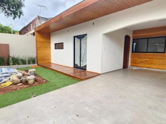 Casa à venda em Londrina, Vila Larsen 1, com 3 quartos, com 150 m²