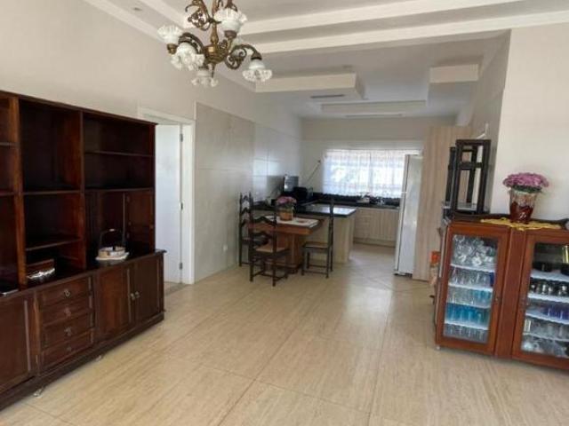 Casa à venda em Londrina, Vila Larsen 1, com 3 quartos, com 233.97 m²