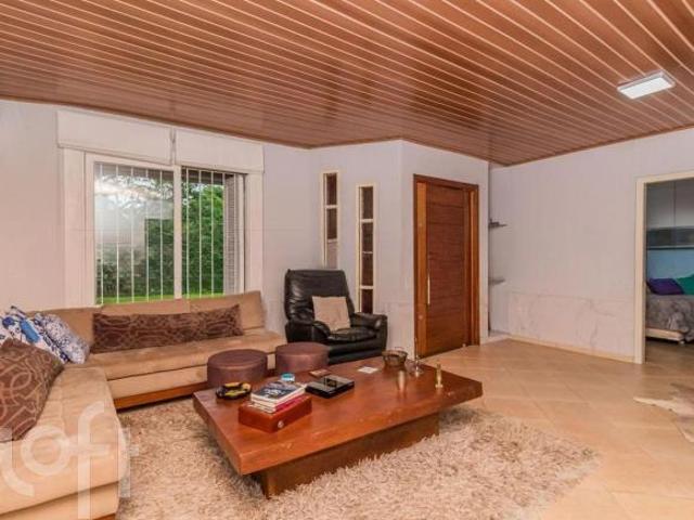 Casa à venda em Lageado com 190 m², 4 quartos, 3 suítes, 2 vagas