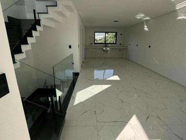 Casa à Venda em Laranjeiras Caieiras: 3 Dorms, 1 Suíte, R$995mil