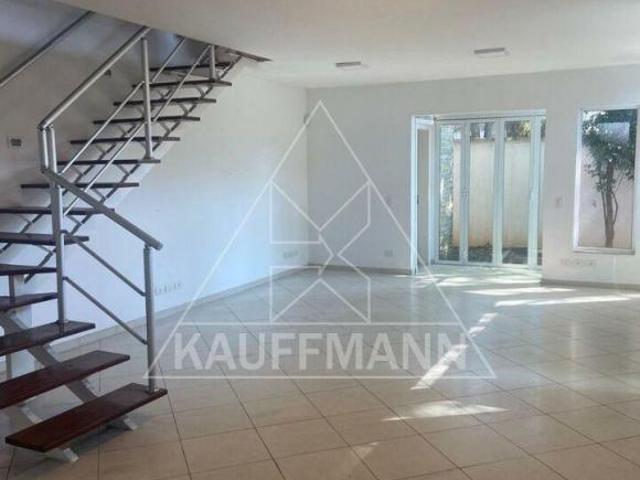 casa à Venda em Moema 4 Quartos, todos suítes 2 vagas,260m² util