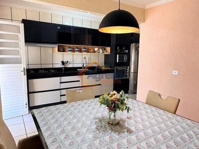 CASA À VENDA EM MOGI GUAÇU COM 3 QUARTOS, SUÍTE, ÁREA GOURMET, PLANEJADOS, GARAGEM COBERTA E FINANCI