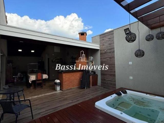 Casa à venda em Mogi Guaçu SP, 3 quartos, 1 suíte, 2 salas, 3 banheiros, 2 vagas de garagem, Bairro